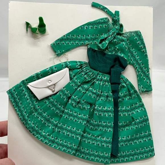 Barbie | Toys | Vintage Barbie Swingin Easy 955 Green Dress 96s Mattel ...